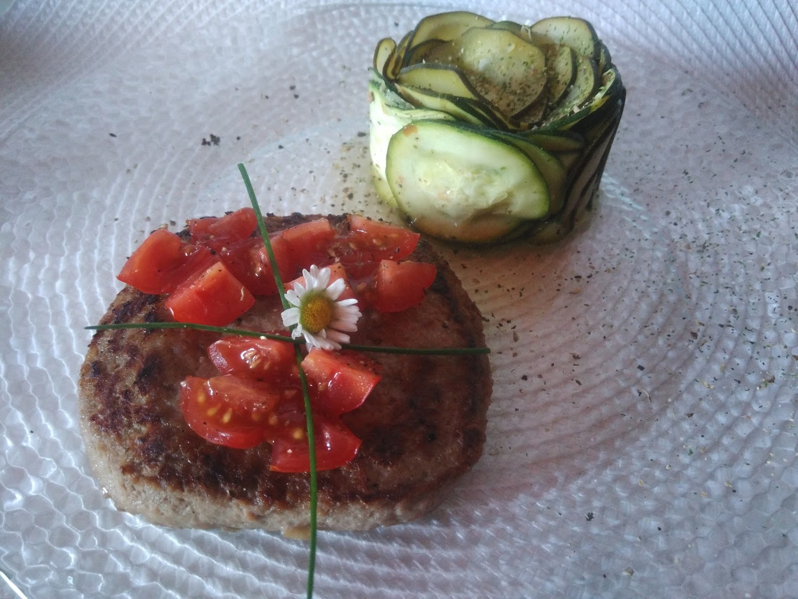Steak haché et sa Rose de courgettes