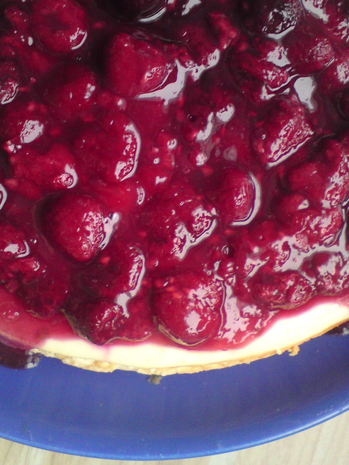 Gulchathaii: New York Cheesecake With Raspberry Topping