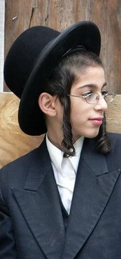 Hezbos In YOUR Backyard: The Chassid-Misnagid Barrier is Melting