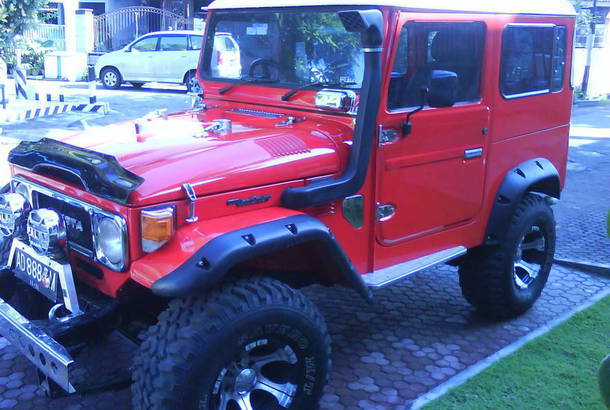 MOBIL HARDTOP: TOYOTA HARDTOP DIESEL 1982