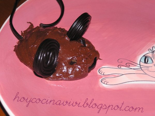 Hoy cocina Vivi: "Ratón" de chocolate para Catman