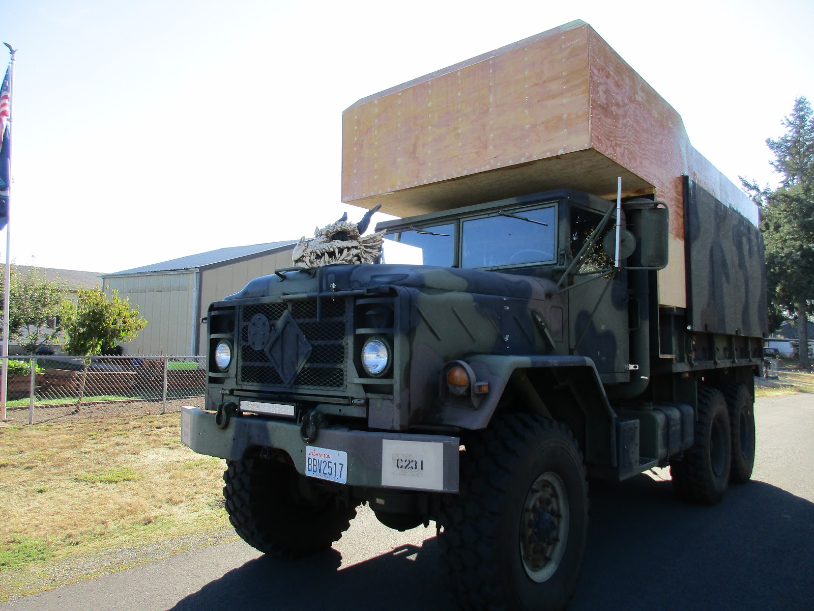 "TIFFANY" The Dragon Wagon Mega Camper: 9/26/2017