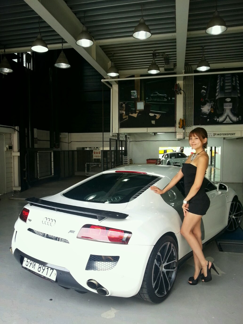 korean cars and girls: korean pretty racing model - Lee mijung and Audi R8