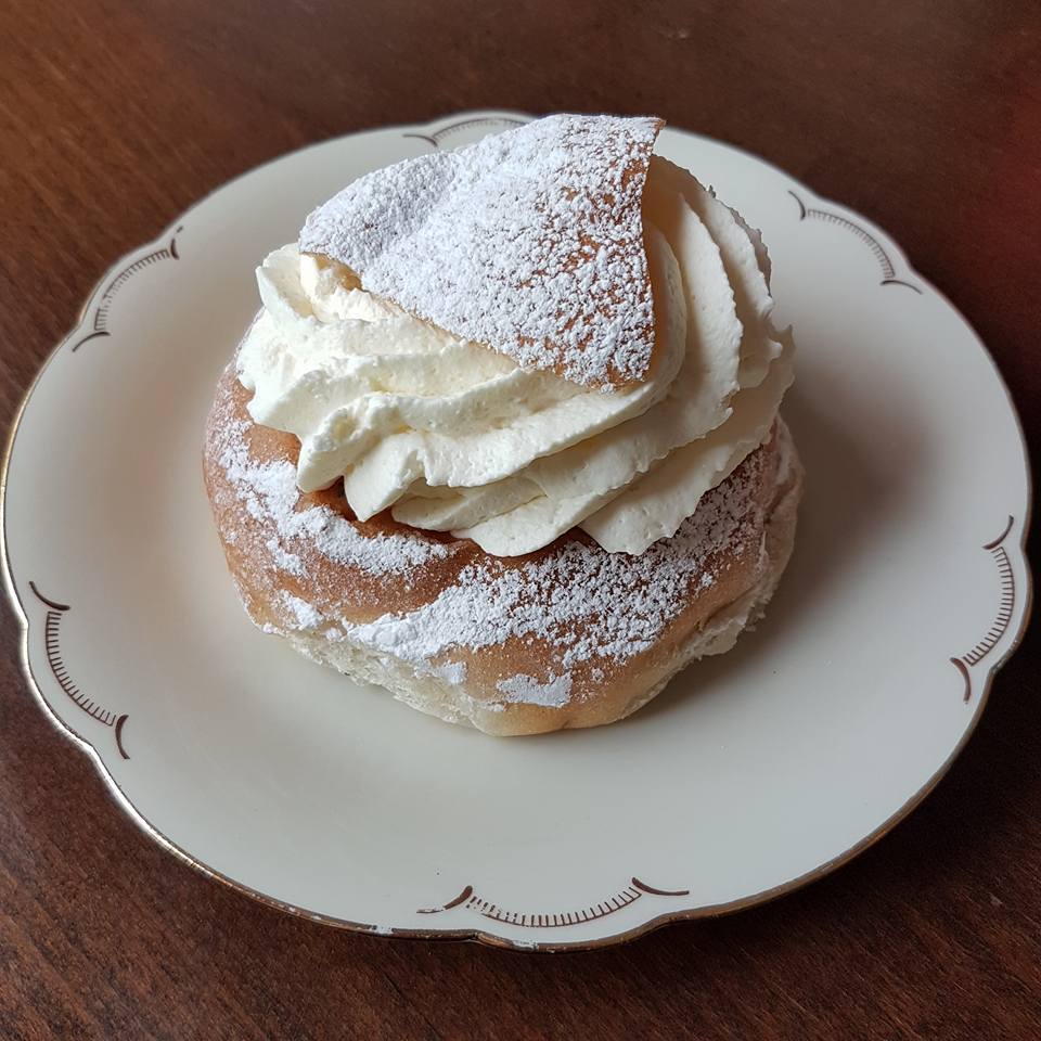 ~ Karins Kök ~: Årets första semla!