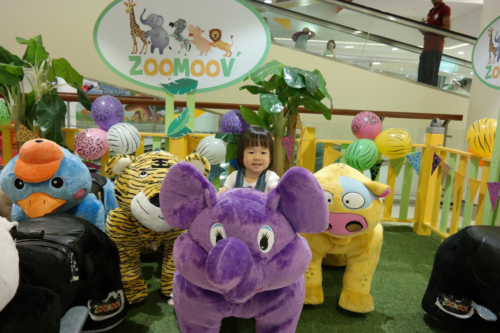 Ashlyn Thia: Zoomoov's animal joy rides + Giveaway!