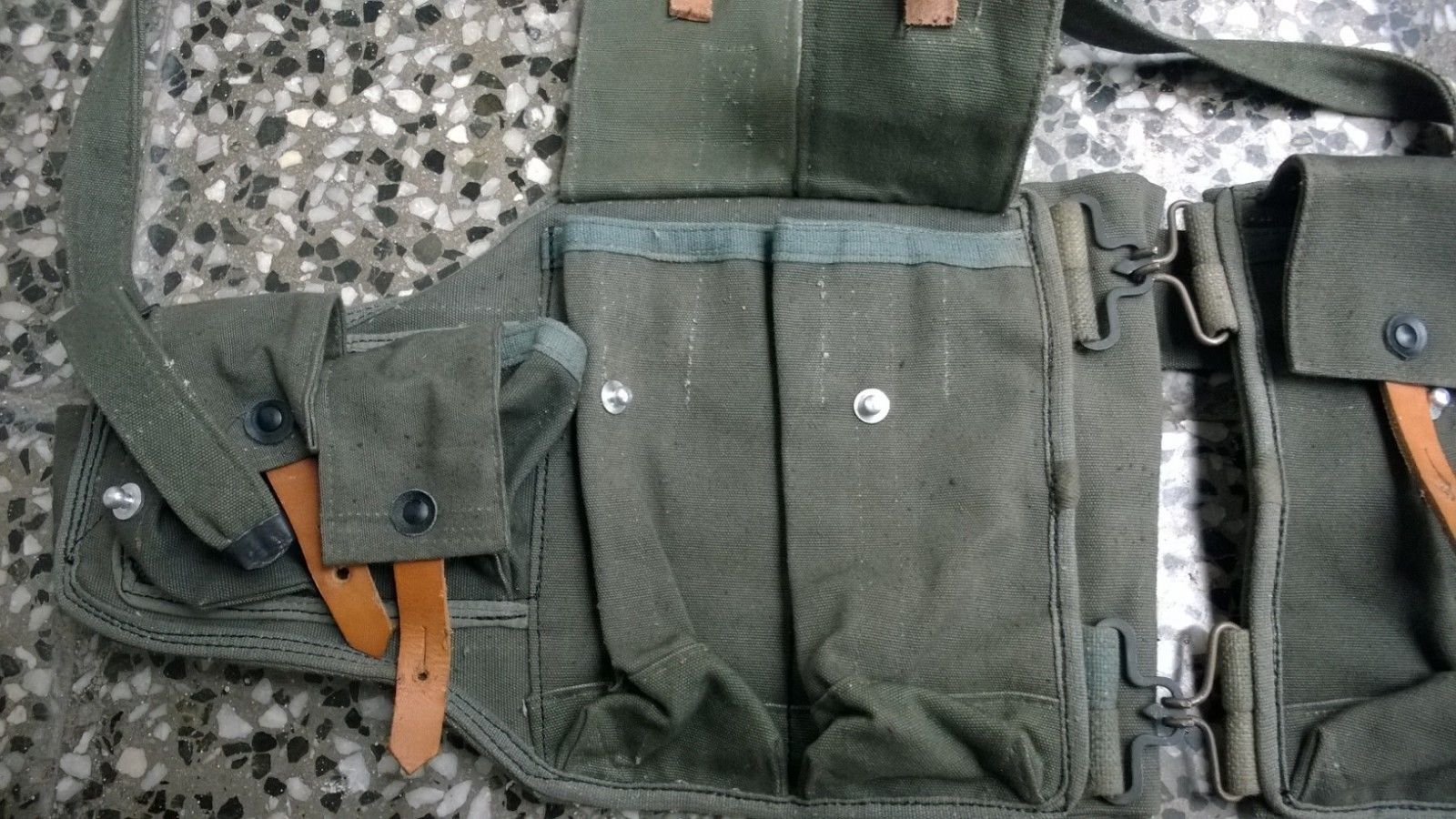 Webbingbabel: Bosnian Army Armija BIH chest rig AK 47 Type 2