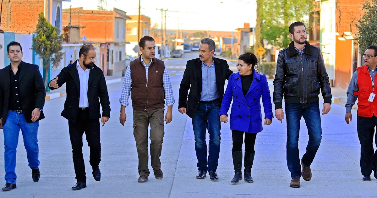 Magazine Life Durango: Entrega Carlos Contreras obra de alto impacto social