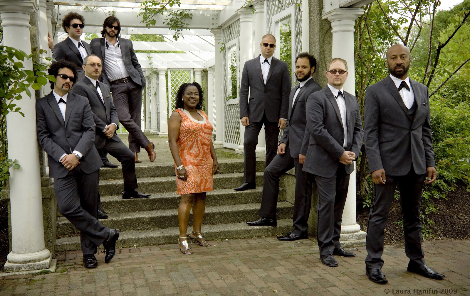 Sharon Jones & the Dap Kings - Reviviendo el soul ~ Música Imperdible