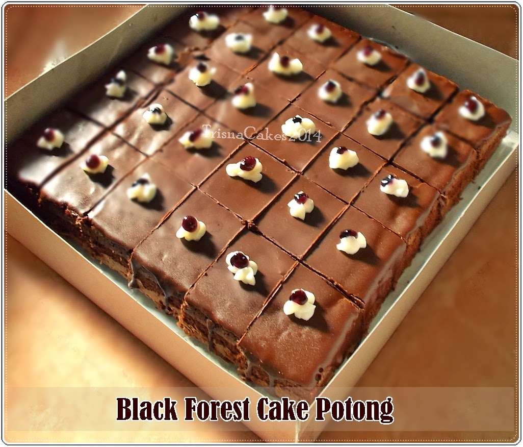 Trisna Cakes: BLACK FOREST CAKE POTONG, SOSIS SOLO DAN PUDING COKLAT SUSU