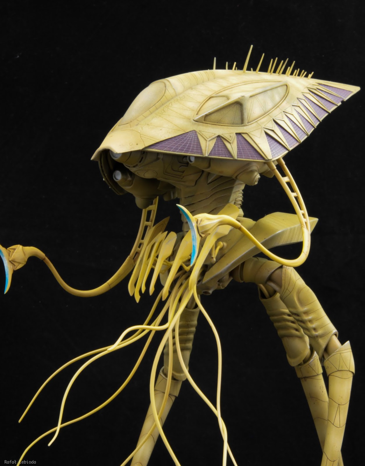 MODEL SECTOR: ALIEN TRIPOD ("War of the Worlds")