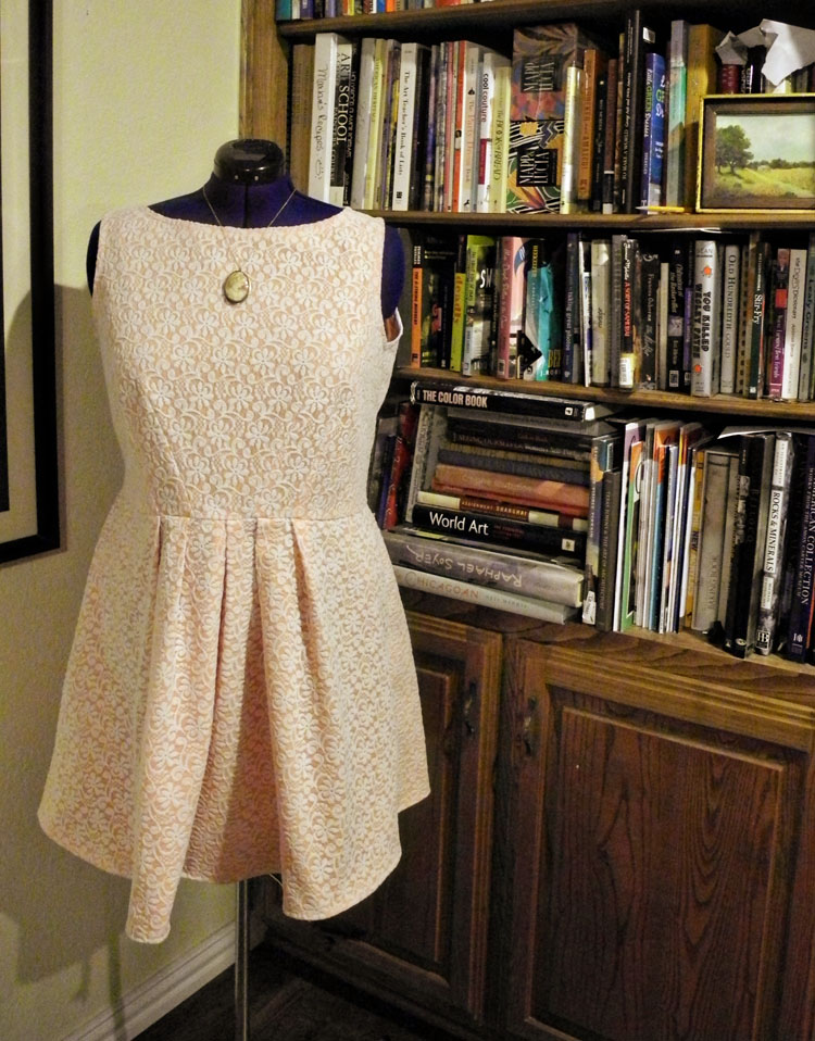 Idle Fancy: Miss Vivi Makes A Cameo: Simplicity 2444