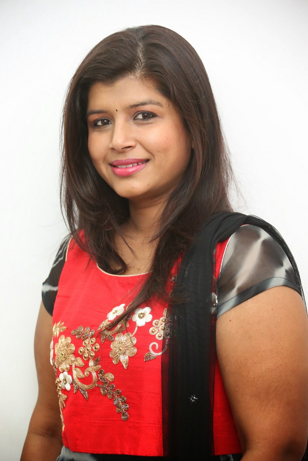 Nikitha Reddy Latest Interview Photos - Latest Movie Updates, Movie ...