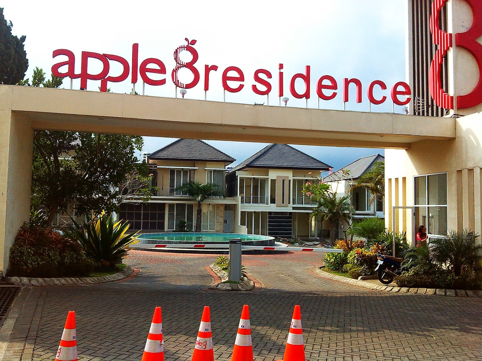 PERUMAHAN MEWAH DILENGKAPI DENGAN MALL