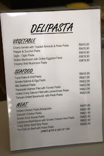 Petite Nyonya's Kitchen...for all seasons: Simple Chic Upper Crust ...