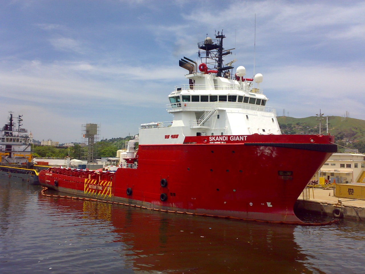 NAVIOS AHTS E PSV DO PORTO DE MACAE-RJ-BRASIL (IMBETIBA) E (FUTURO ...
