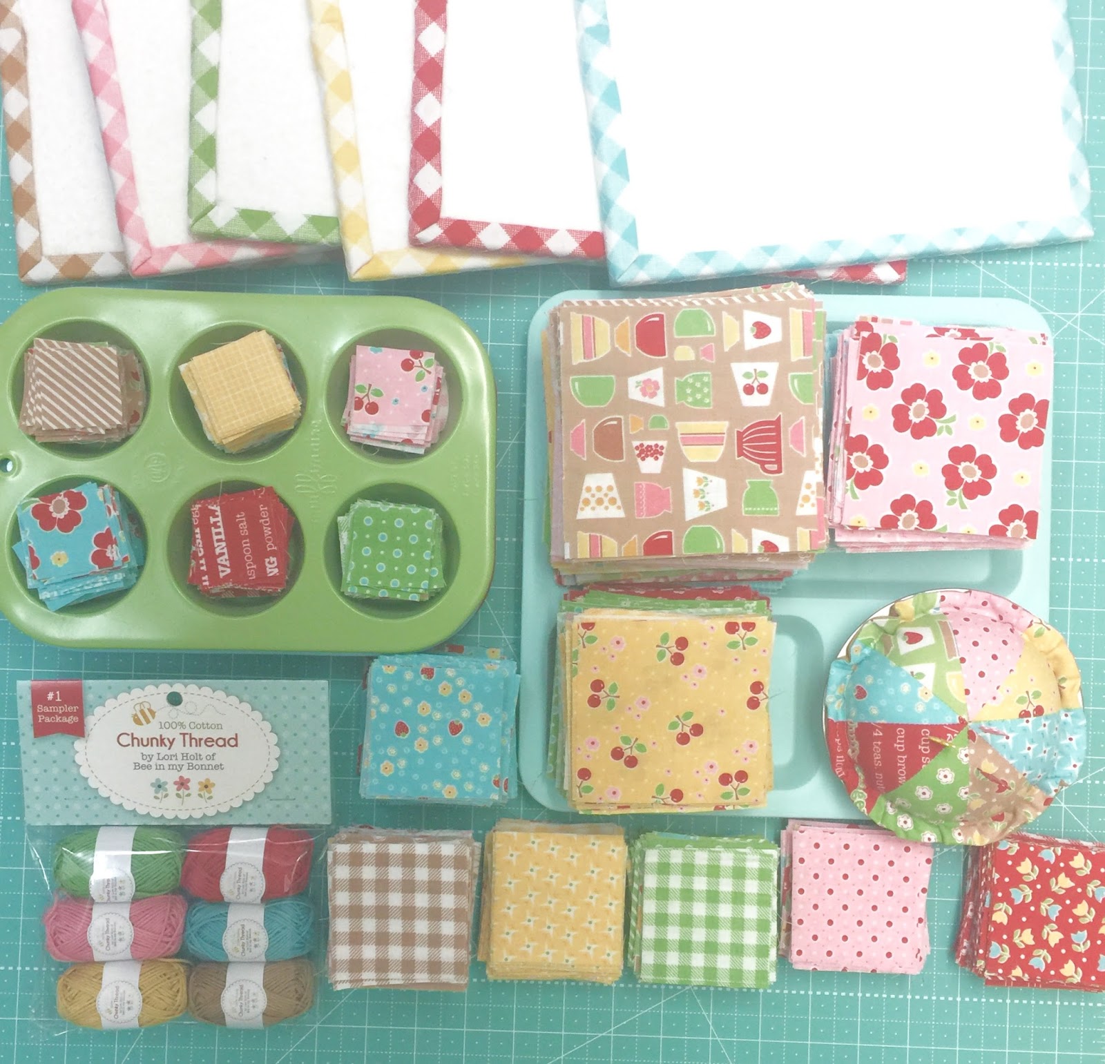 Bee In My Bonnet: Cutie Pie Pincushion Tutorial!!