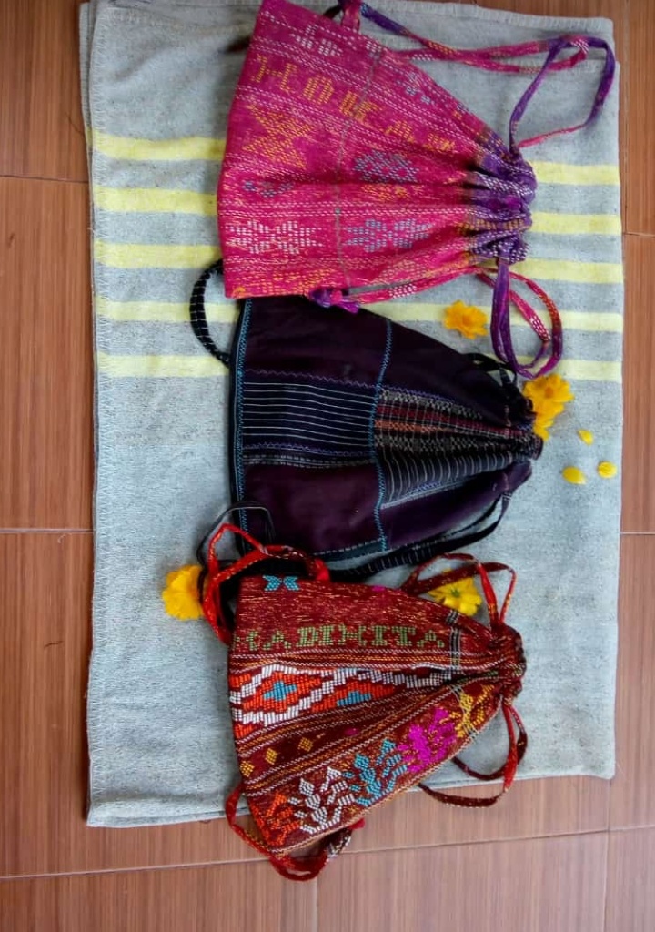 TumPakBos_Production: Tas terbuat dari kain ulos Batak