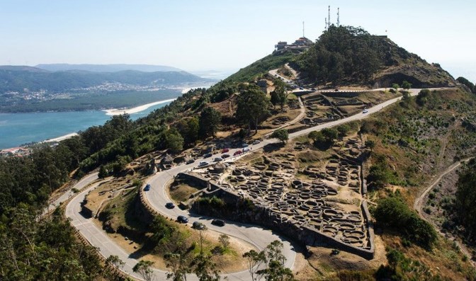 ArqueoLugares: Castro de SANTA TEGRA prox. A Guarda. Pontevedra ...