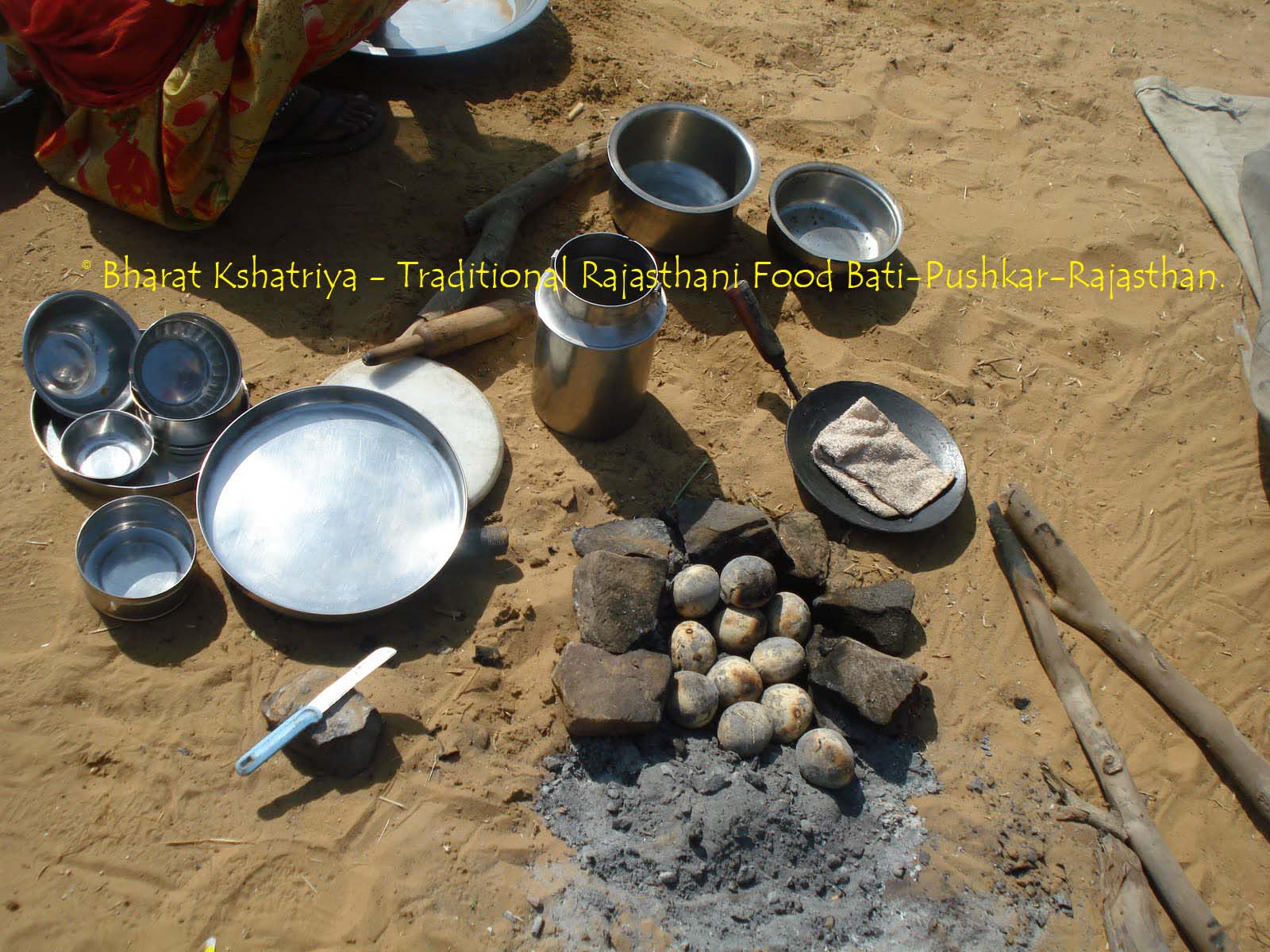 Padharo Rajasthan: Traditional Rajasthani Food – Bati- Pushkar -Rajasthan.