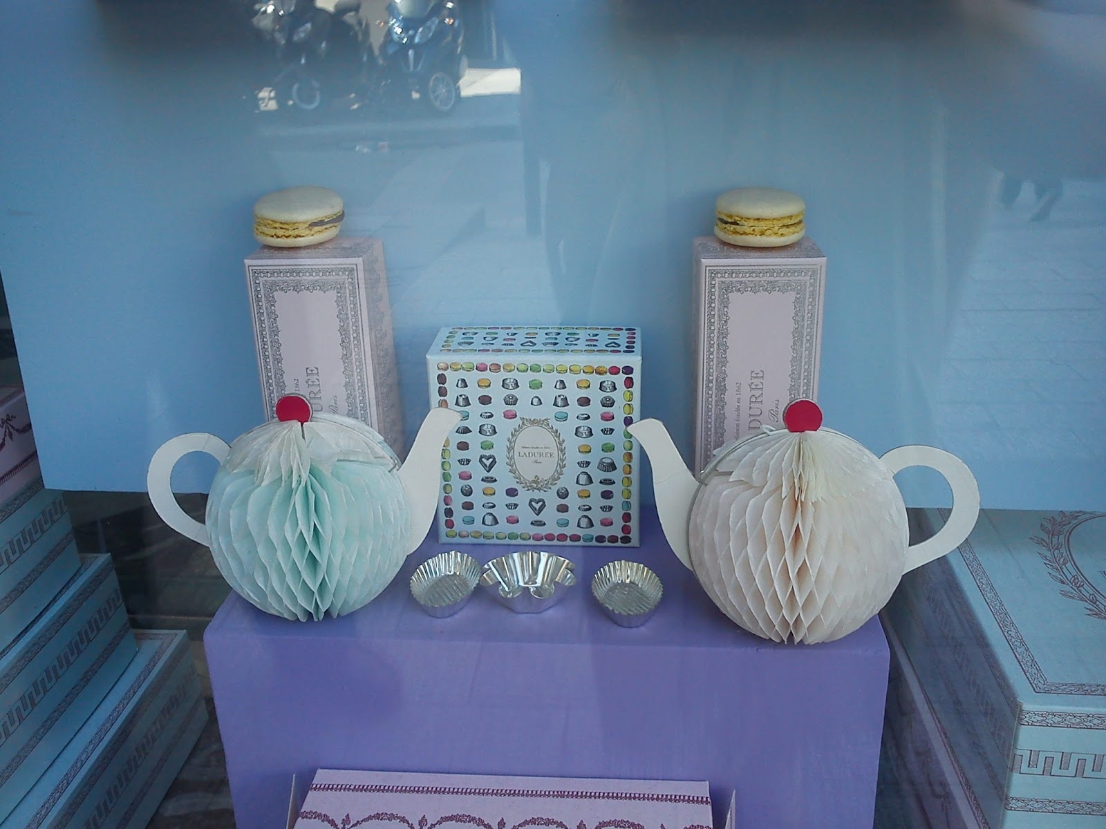 Kitchen of Kiki: Afternoon tea at Ladureé, Paris