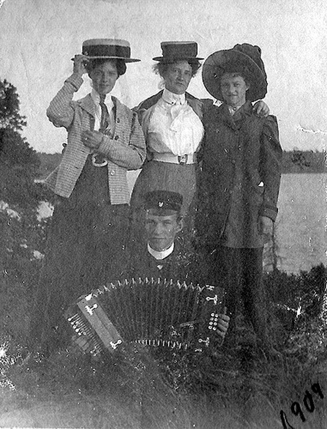 Musicians in Early Photography – 27 Rare Pictures Show Victorian and ...