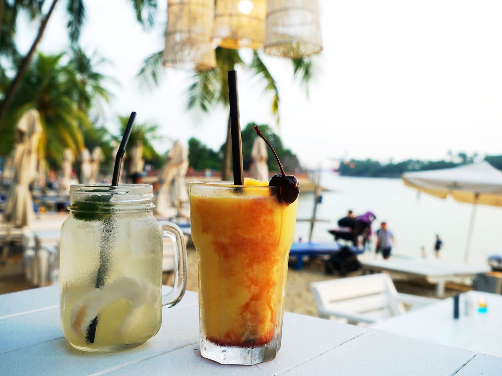 PinkyPiggu: Coastes @ Siloso Beach, Sentosa ~ Beachfront Dining Bar ...