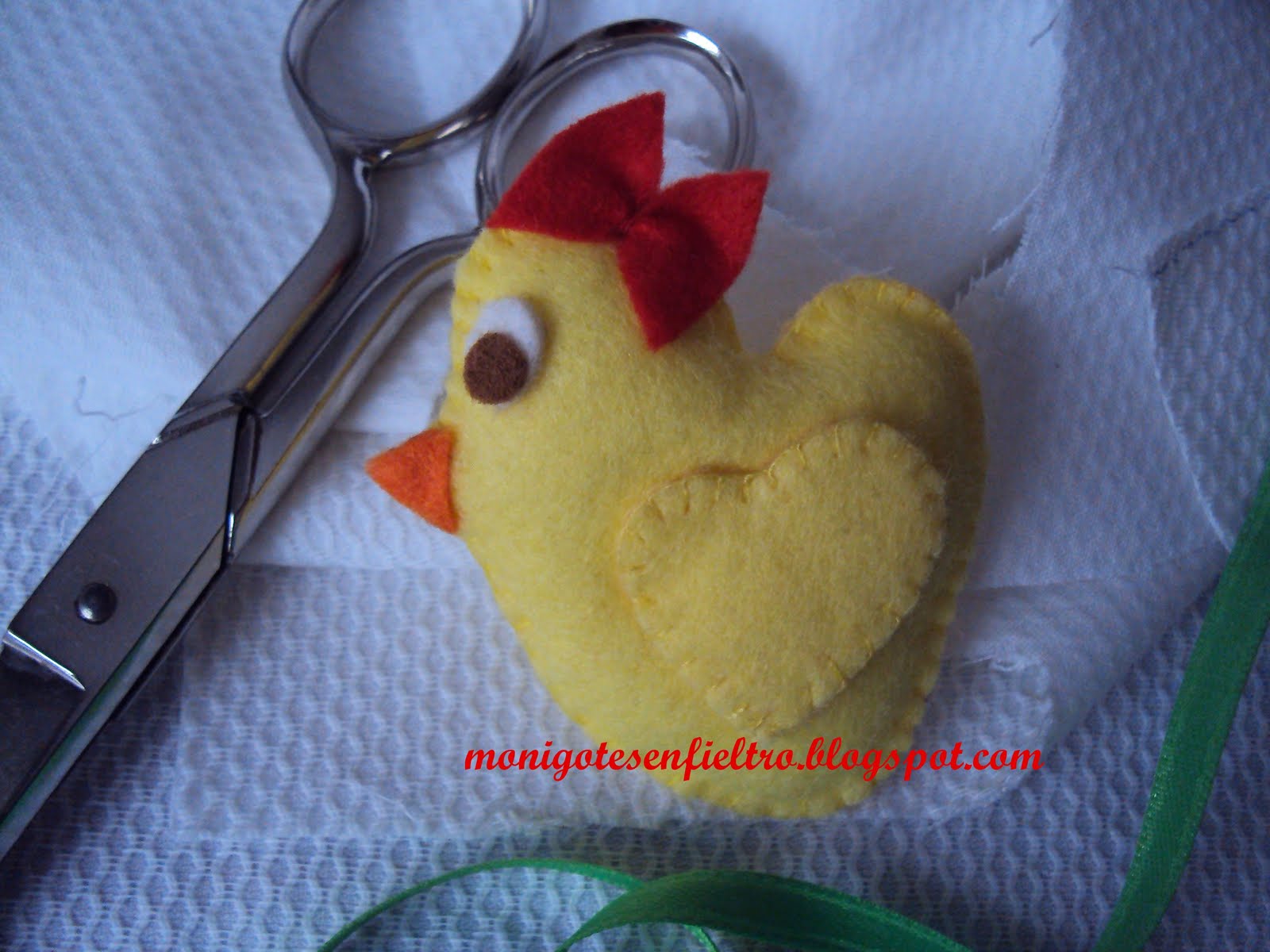 Monigotes en fieltro: Pollito