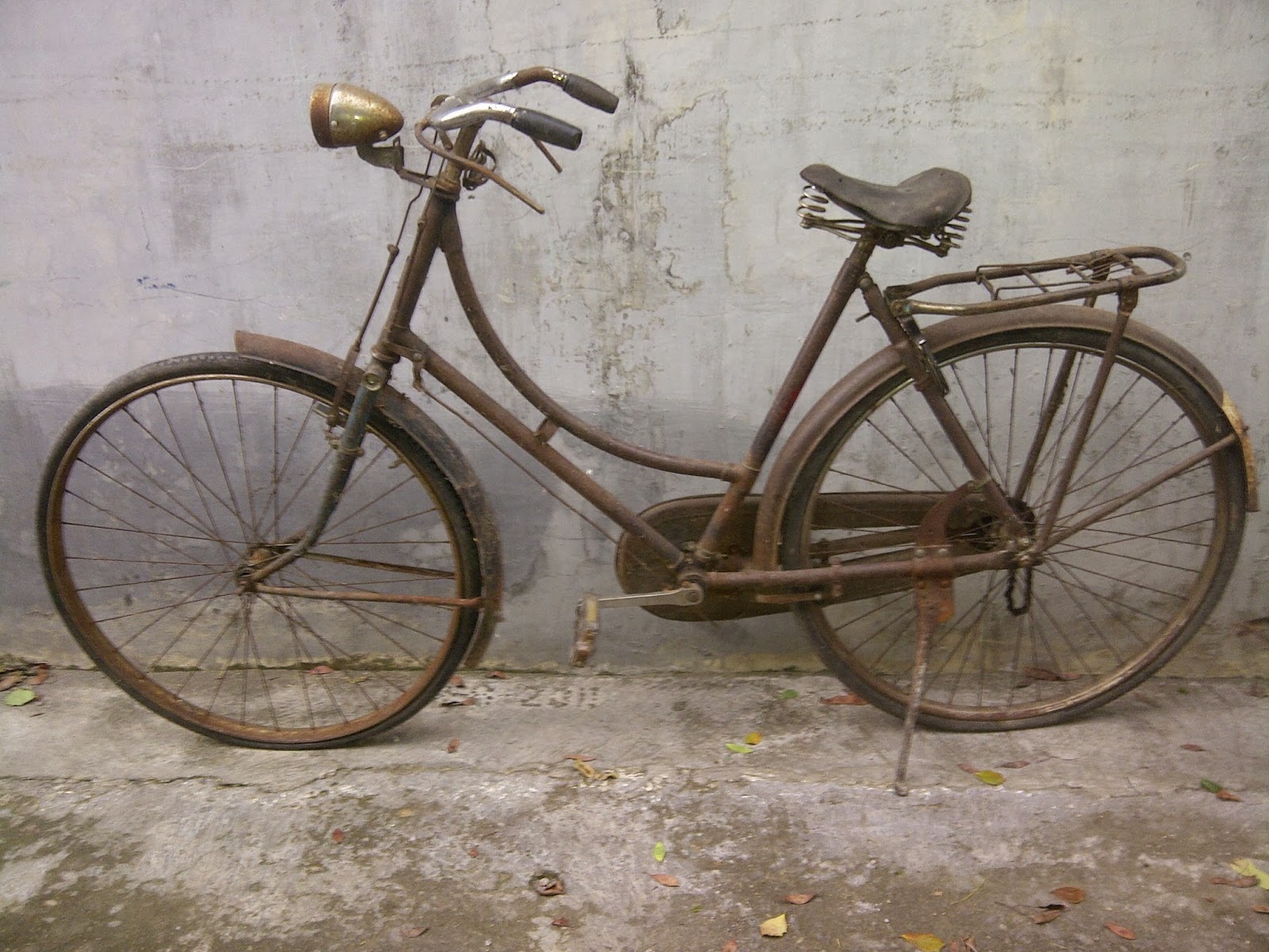 Koleksi Antik Anggoro Solo: Pit Onthel Borongan