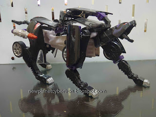 New Planet Cybertron: Transformers Review – Ravage (Alternators)