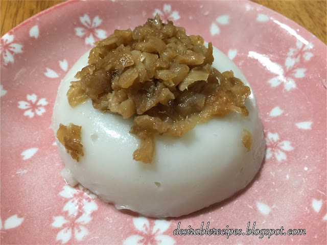 Woon Chai Koh (Chwee Kueh, Steamed Rice Cake)