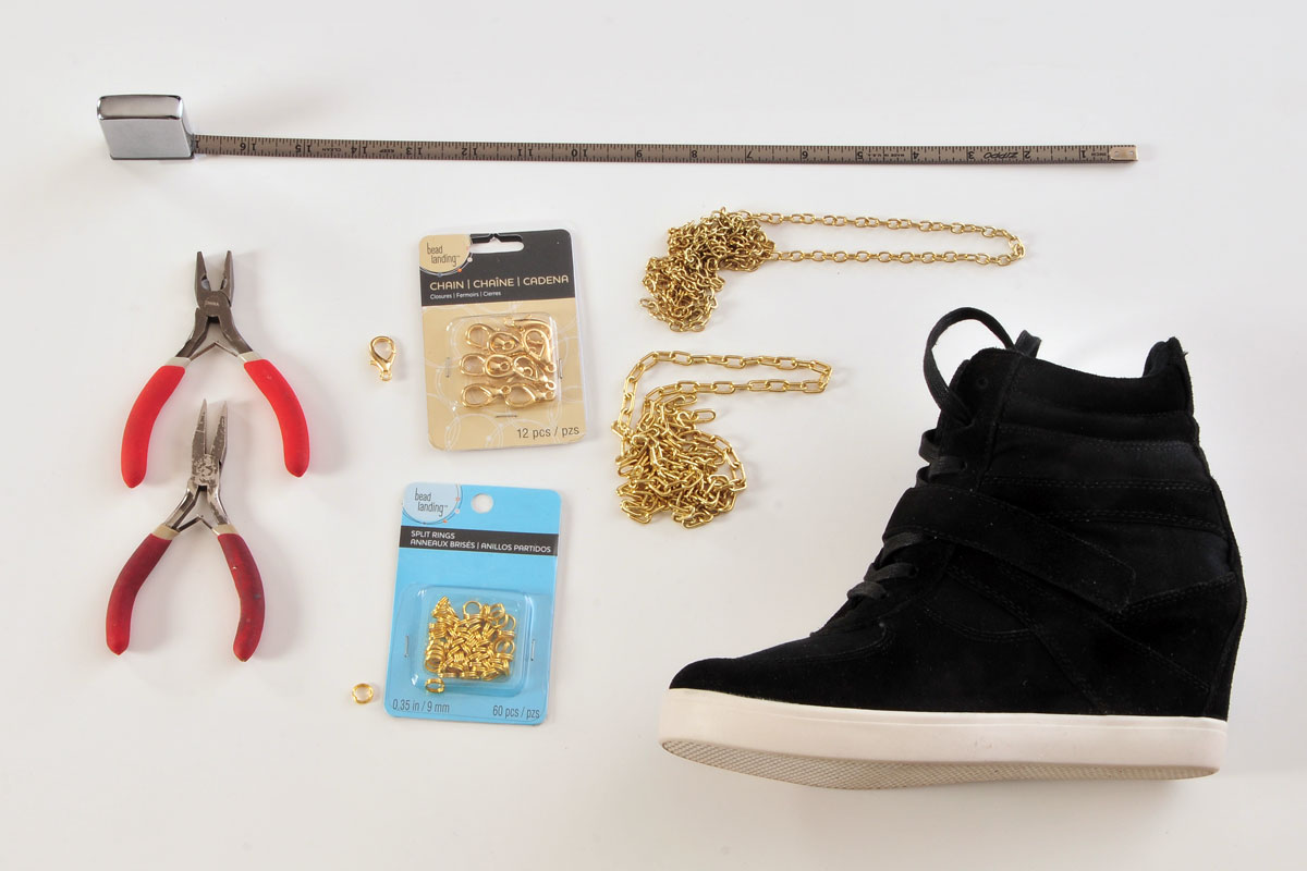 So, I make stuff: $NEAKER$: Gold Chain Laces