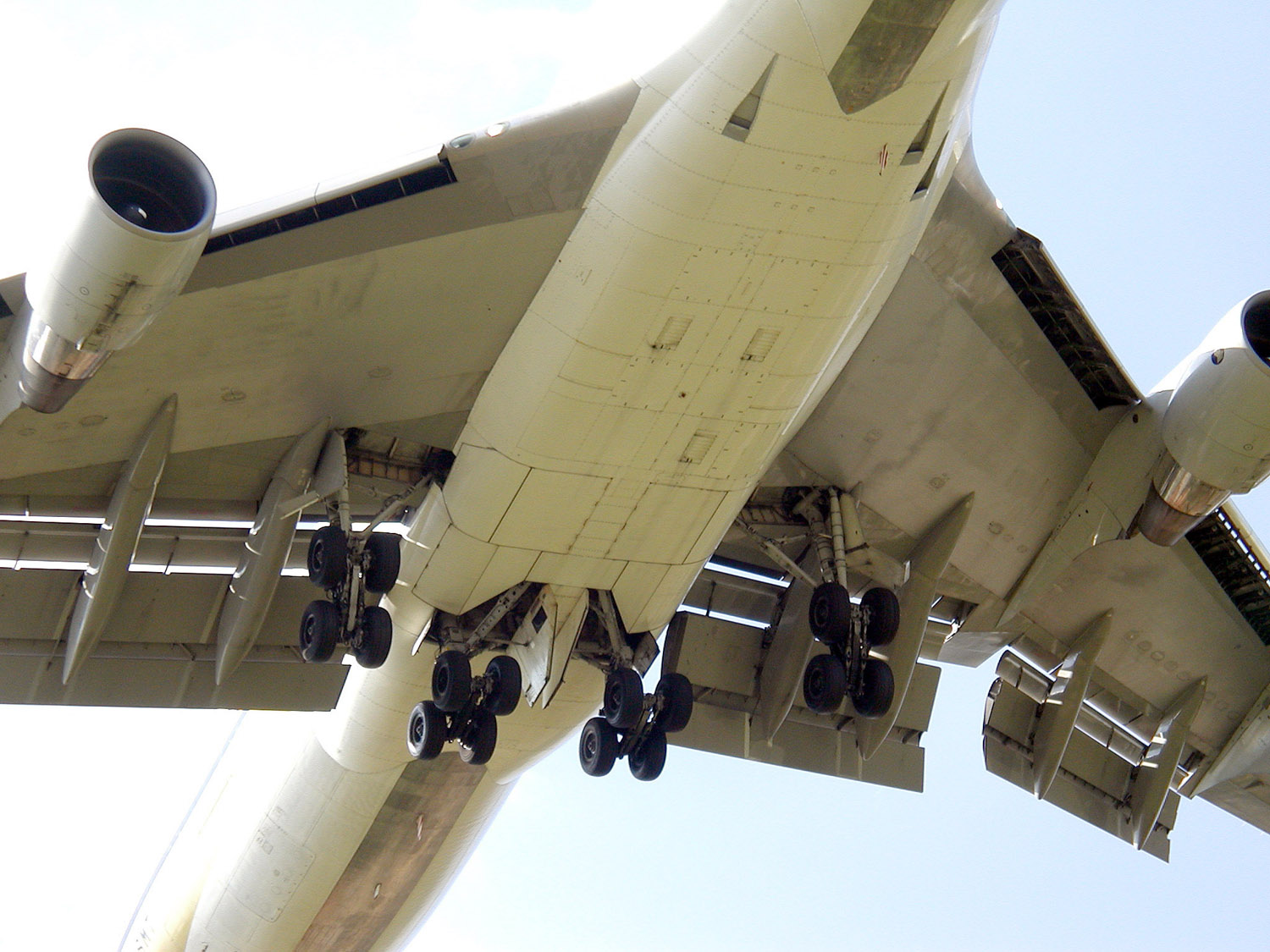Aircraft: What is flap and slat