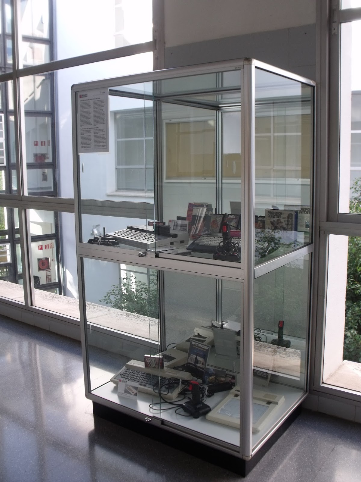 Jasa Pembuatan Etalase Aluminium Kaca di Bandung