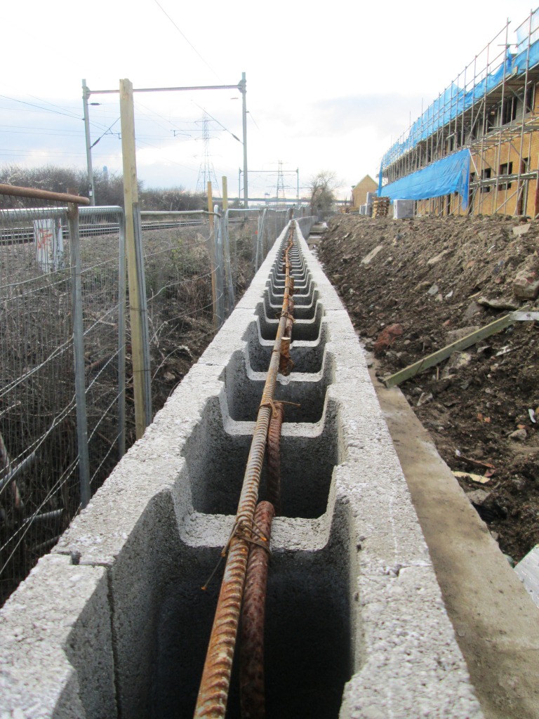 dorkythorpy: Reinforced Retaining Wall