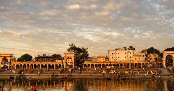 Six iconic Hindu temples to visit around Pune!