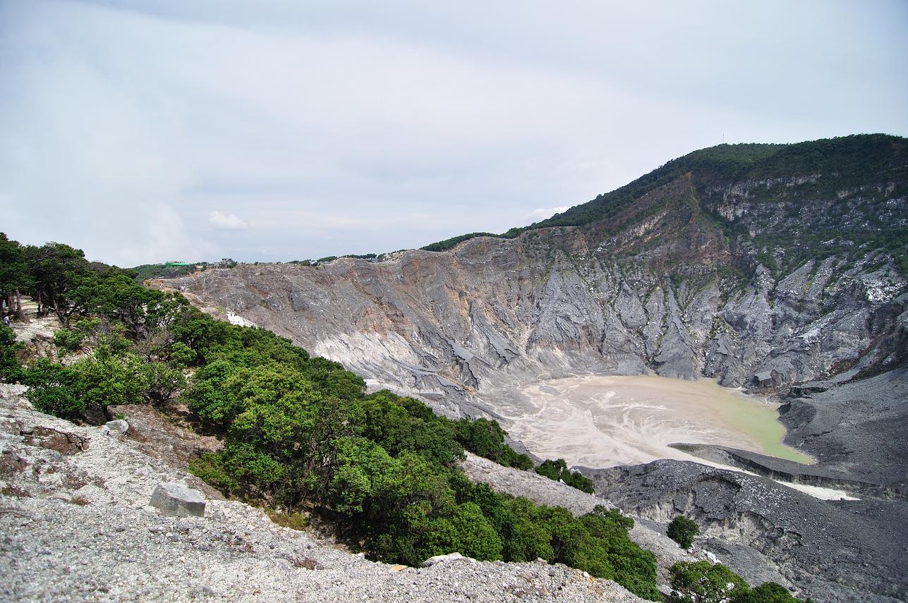 CimoOLL: MOUNT TANGKUBAN PERAHU