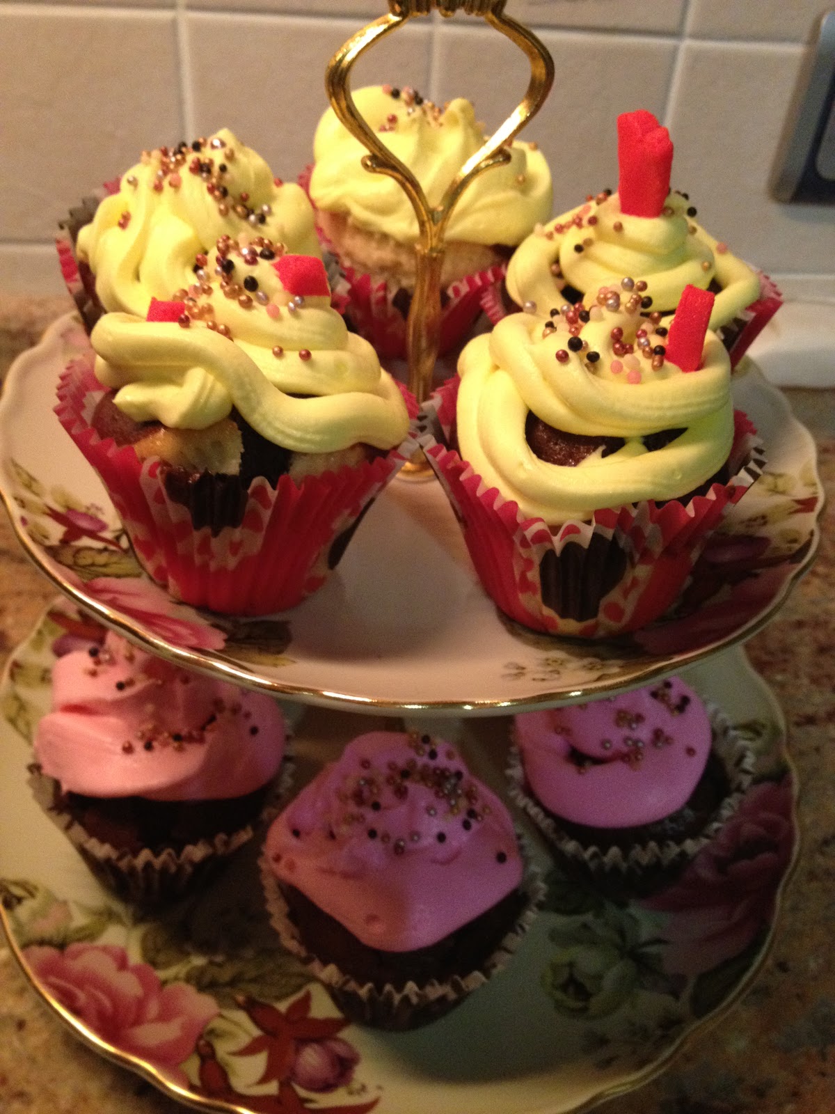 ROOMS AND GARDENS: Cupcake world...