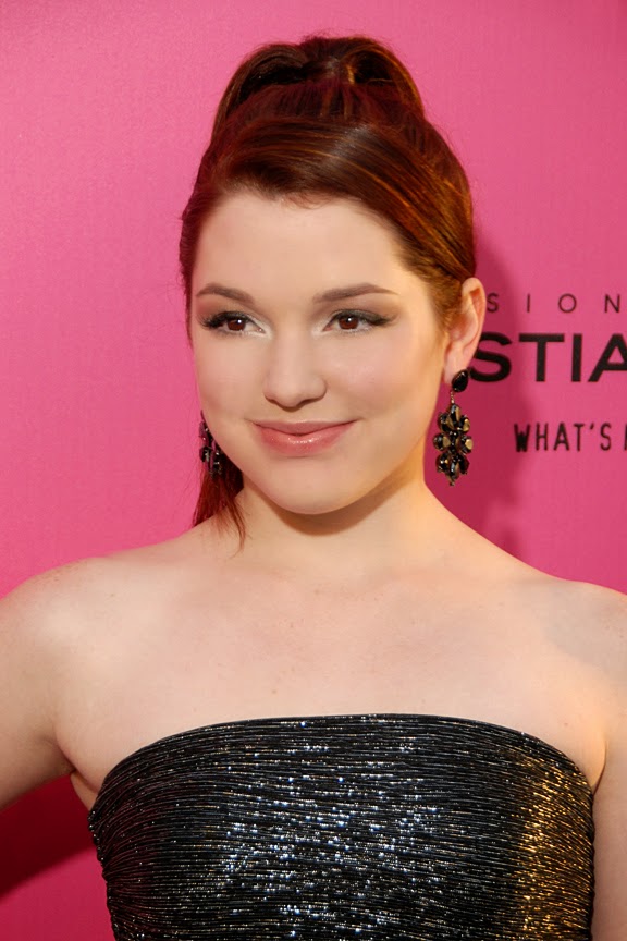 Jennifer Stone, hoy cumple 22 años ~ cotibluemos
