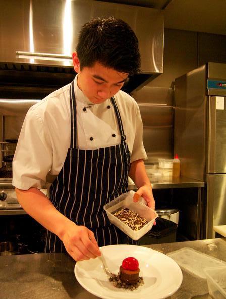 Profil Biografi Chef Arnold Juri MasterChef 3 yang Paling Ganteng:BELAK ...