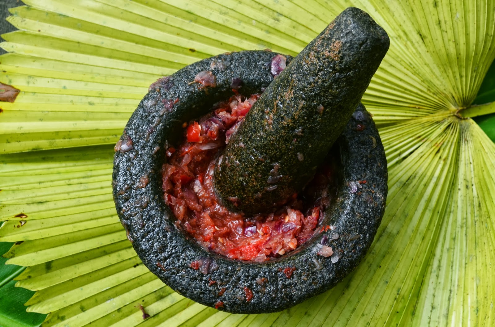 The Kambatik Park, Bintulu.: The making of chicken cooked in bamboo or ...