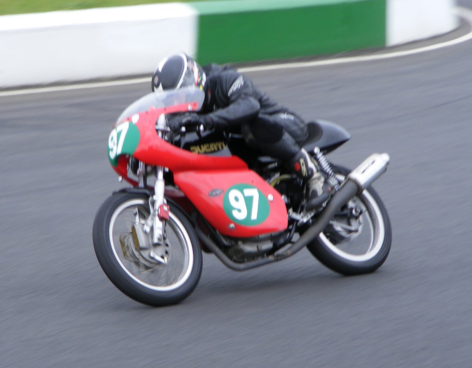 Ducati Single Racing: September 2011