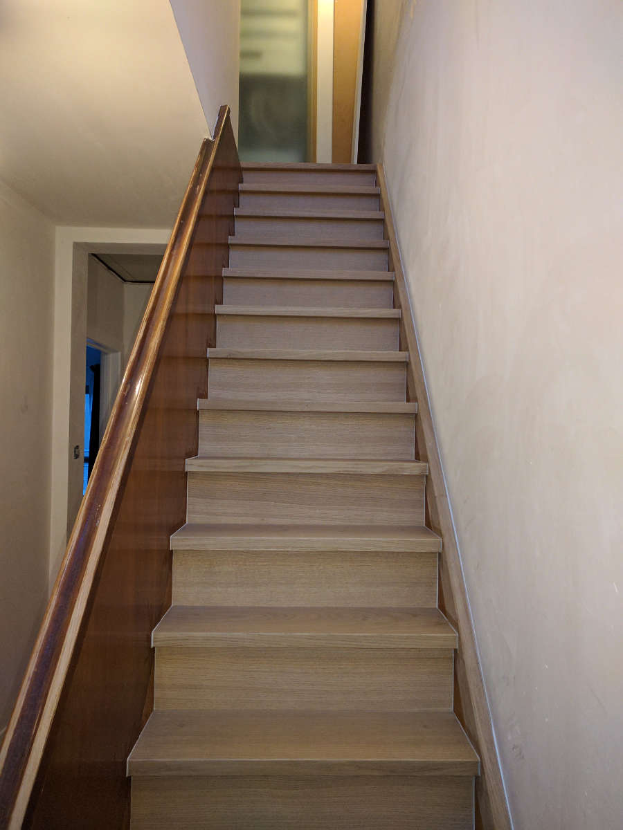 Ons Huisje: Oude trap in nieuw kleedje