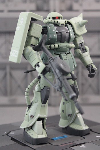 Dennis-Toys: Real Grade (RG) Standard Green Zaku II - Built