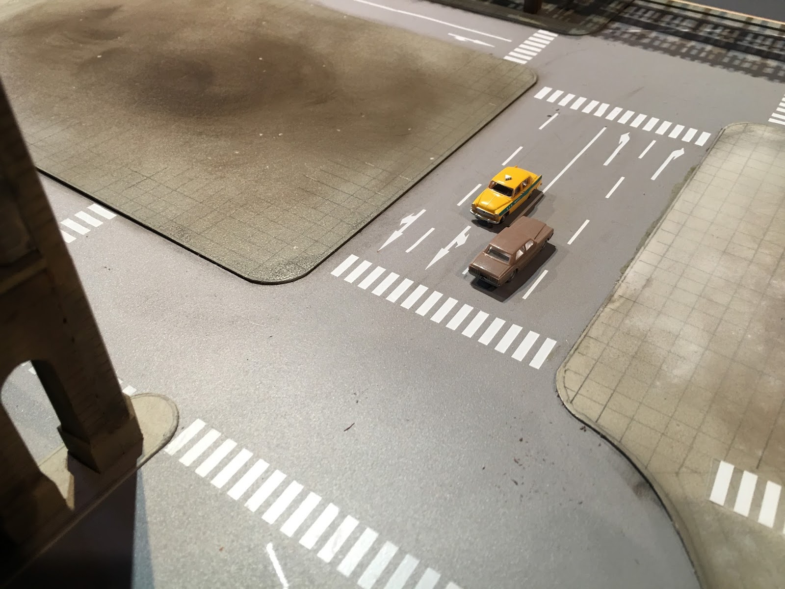 quinntopia - An N Scale blog: STREETS & SIDEWALKS