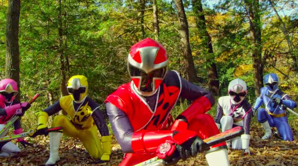 Red and White Sentai: ToQger vs Kyoryuger Captured Images