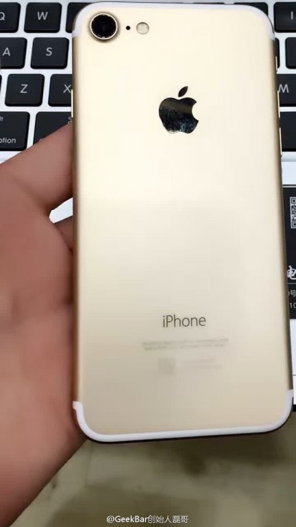 Alleged Apple IPhone 7 And IPhone 7 Plus Prototype Video Leak Left And ...