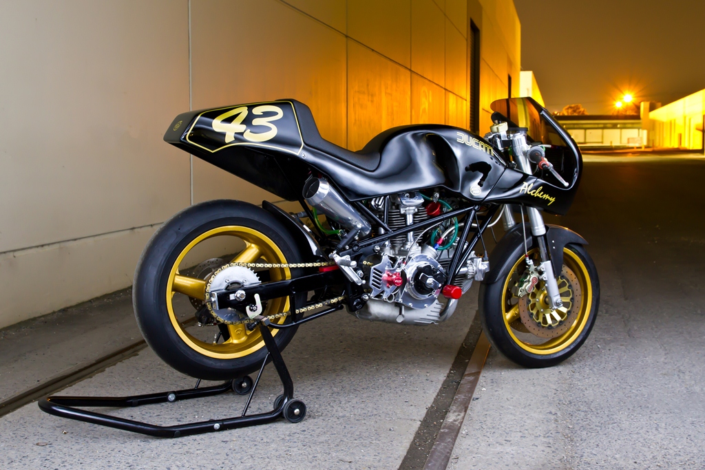 Racing Cafè: Ducati Alchemy by Vee Two