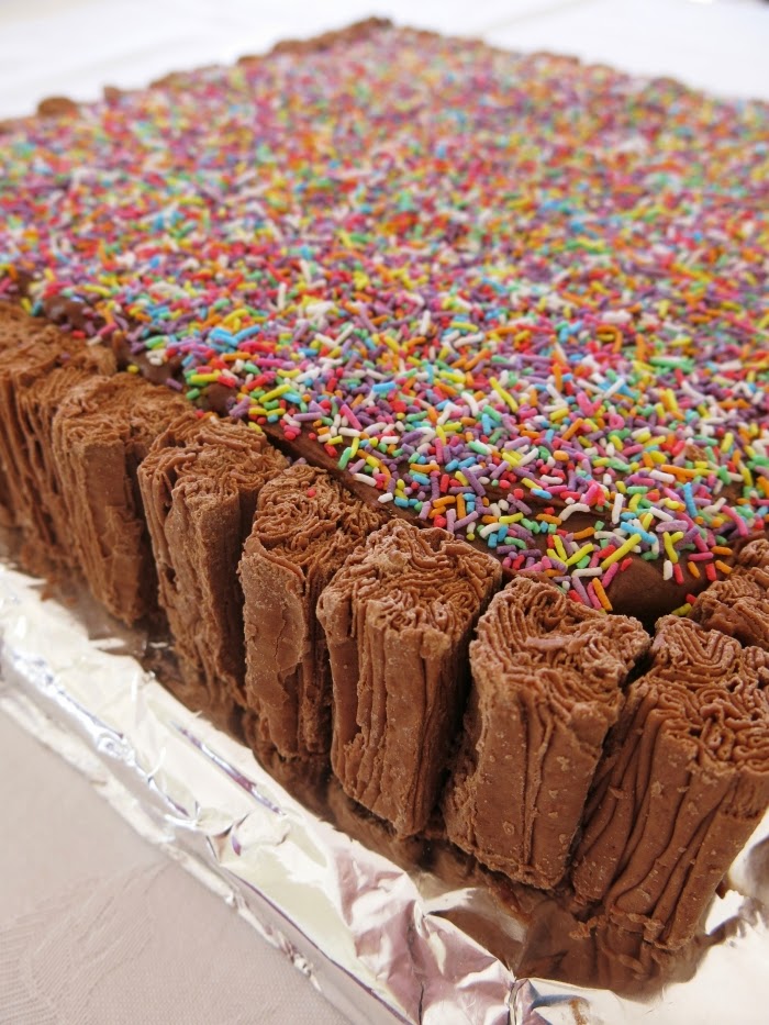 SERENDIPITY AND KATE: RAINBOW SPRINKLES FLAKE CAKE