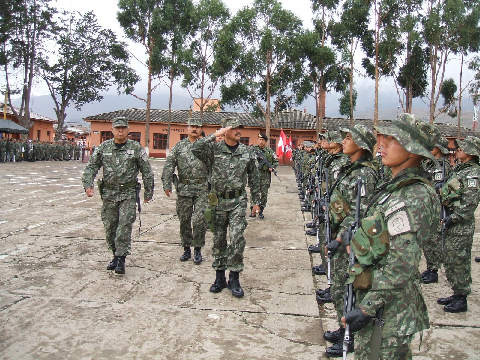 VOZ PERUANA: EJERCITO DEL PERÚ CONMEMORA ANIVERSARIO INSTITUCIONAL