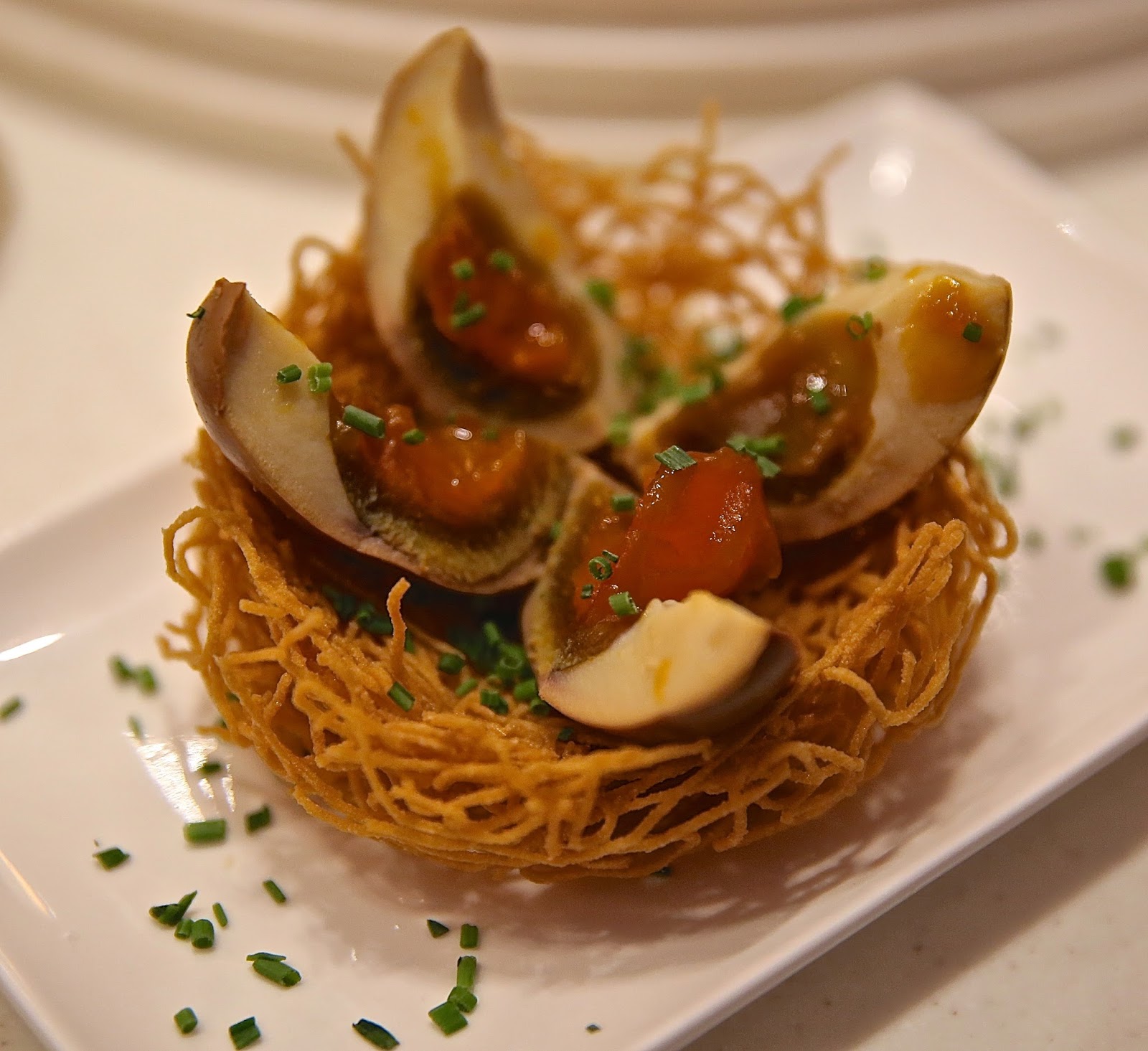 Shuang Shuang – Chinese Hot Pot Meets Sushi Conveyor Belt | Primary food